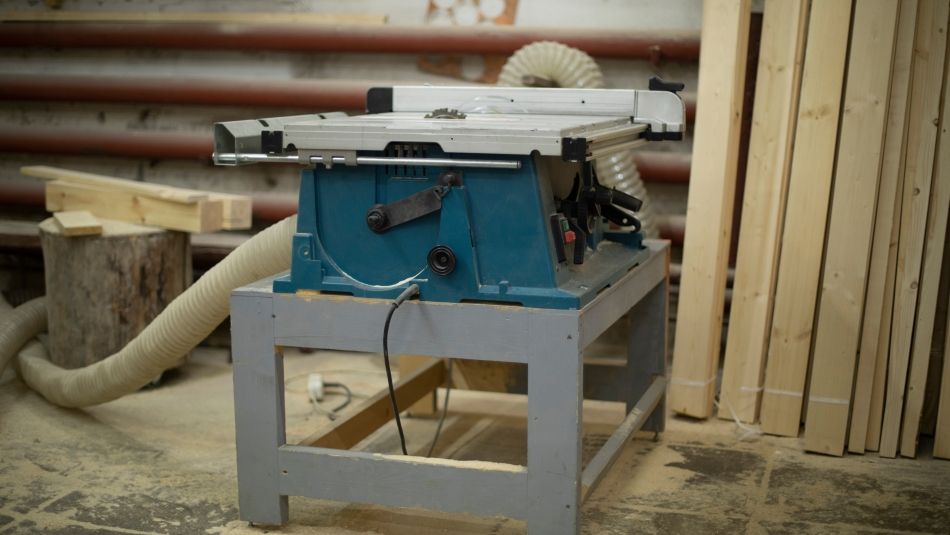 Better wages at centre of new deal for Unifor members at Carpenter ...