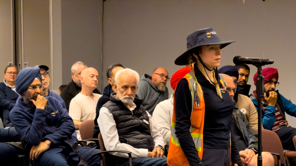 Metro Vancouver transit workers deliver 99% strike mandate | Unifor