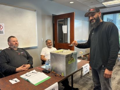 Metro Vancouver transit workers deliver 99% strike mandate | Unifor