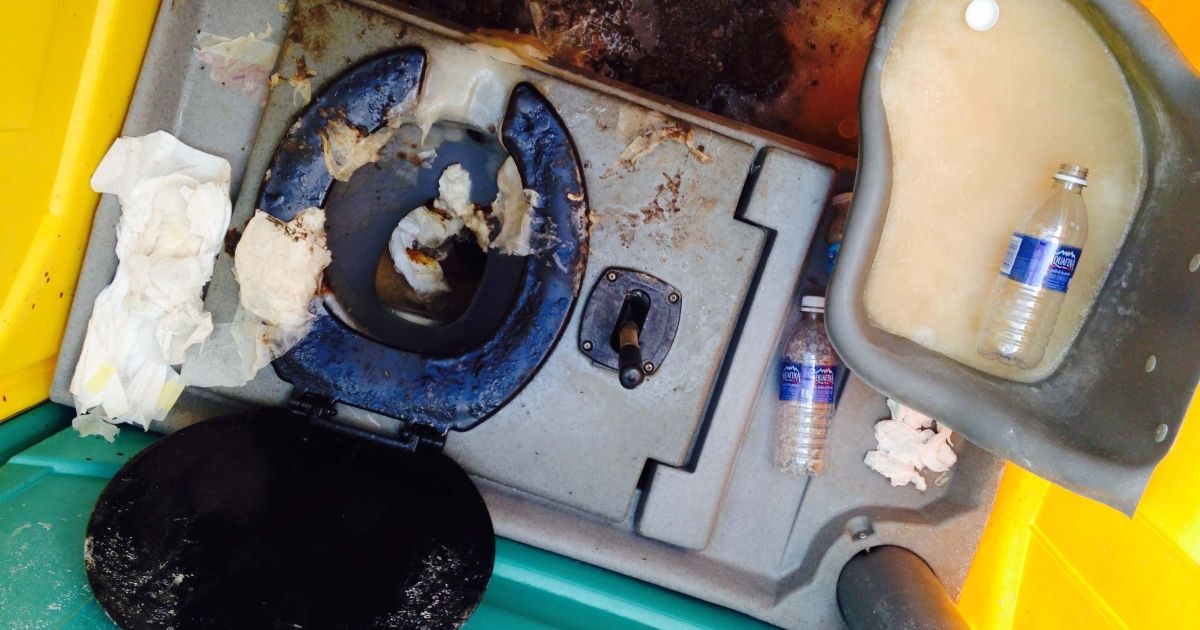 Rally for clean and safe washrooms for CN drivers | Unifor