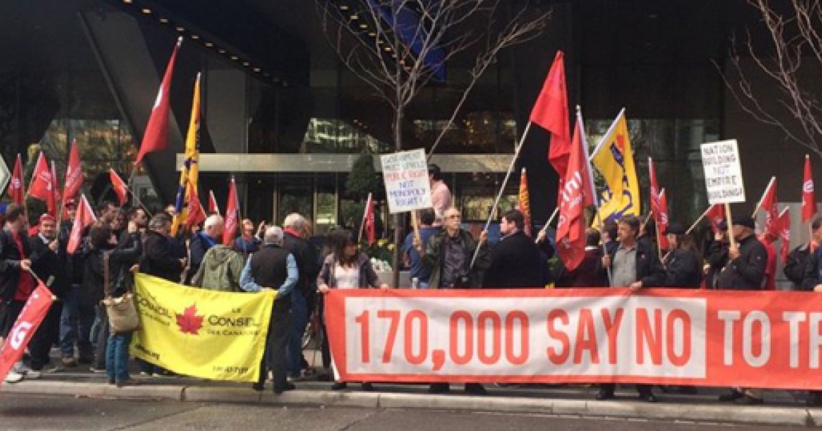 Rally hears about the many threats from TPP | Unifor